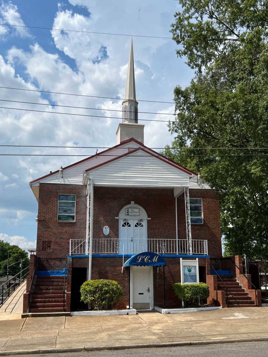 First Baptist Church of Kingston – Chasing Churches